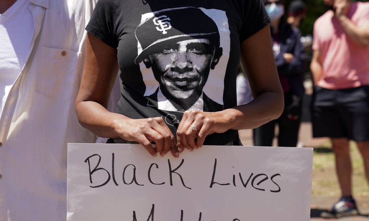Barack Obama condena violência em protestos causados pelo assassinato ...