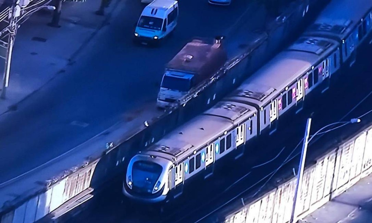 Linha 2 do Metrô volta a funcionar totalmente após descarrilamento de ...