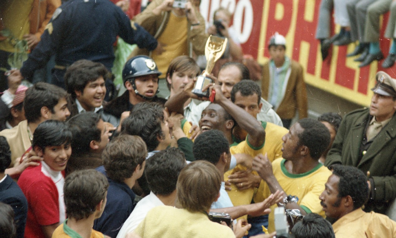 Imagens inéditas do tricampeonato mundial da seleção brasileira em 1970 ...