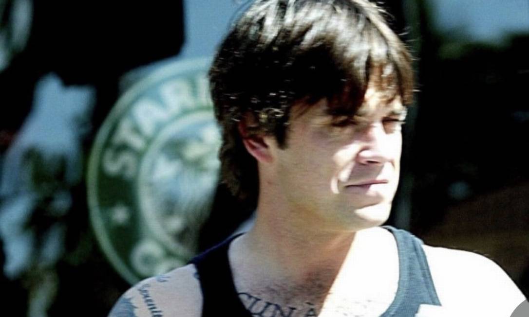 Robbie Williams diz que emagreceu quando abandonou drogas e 'laricas ...