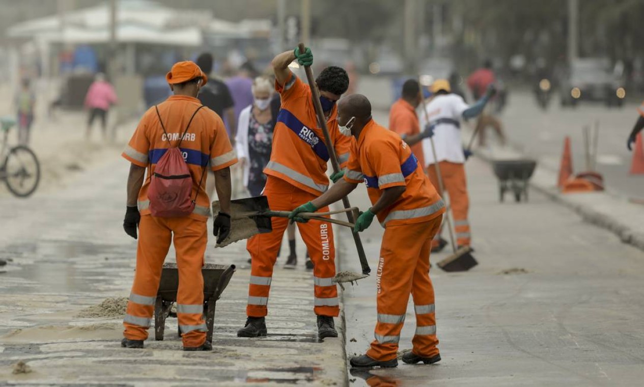 Ressaca atinge calçadão no Leblon, na Zona Sul do Rio; veja fotos ...