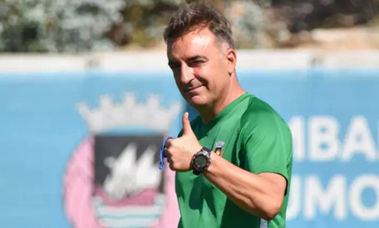 Flamengo chega a Portugal para se encontrar com técnico Carlos ...