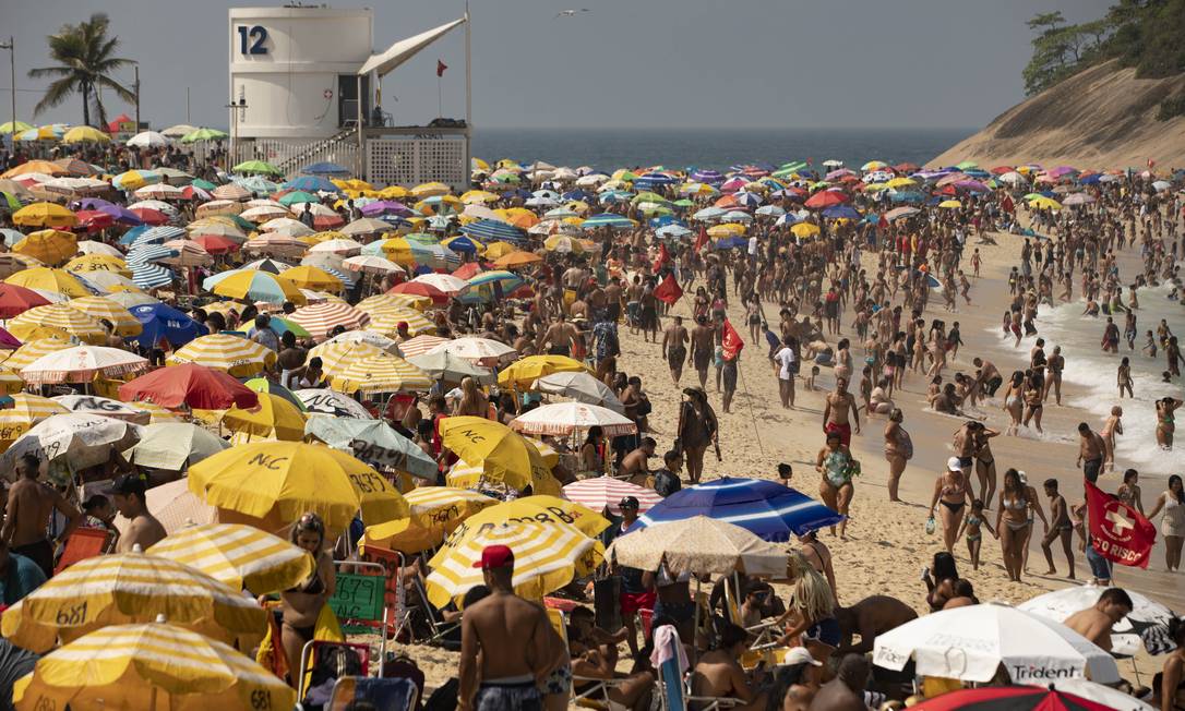 Cariocas e turistas voltam a lotar areias das praias do Rio e de ...