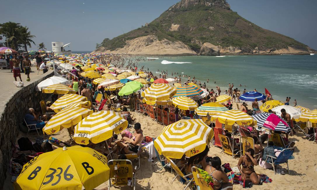 Cariocas e turistas voltam a lotar areias das praias do Rio e de ...
