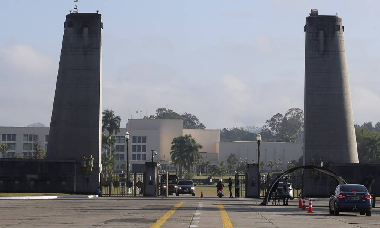 Bolsonaro participa da formatura de cadetes na Aman, em Resende ...