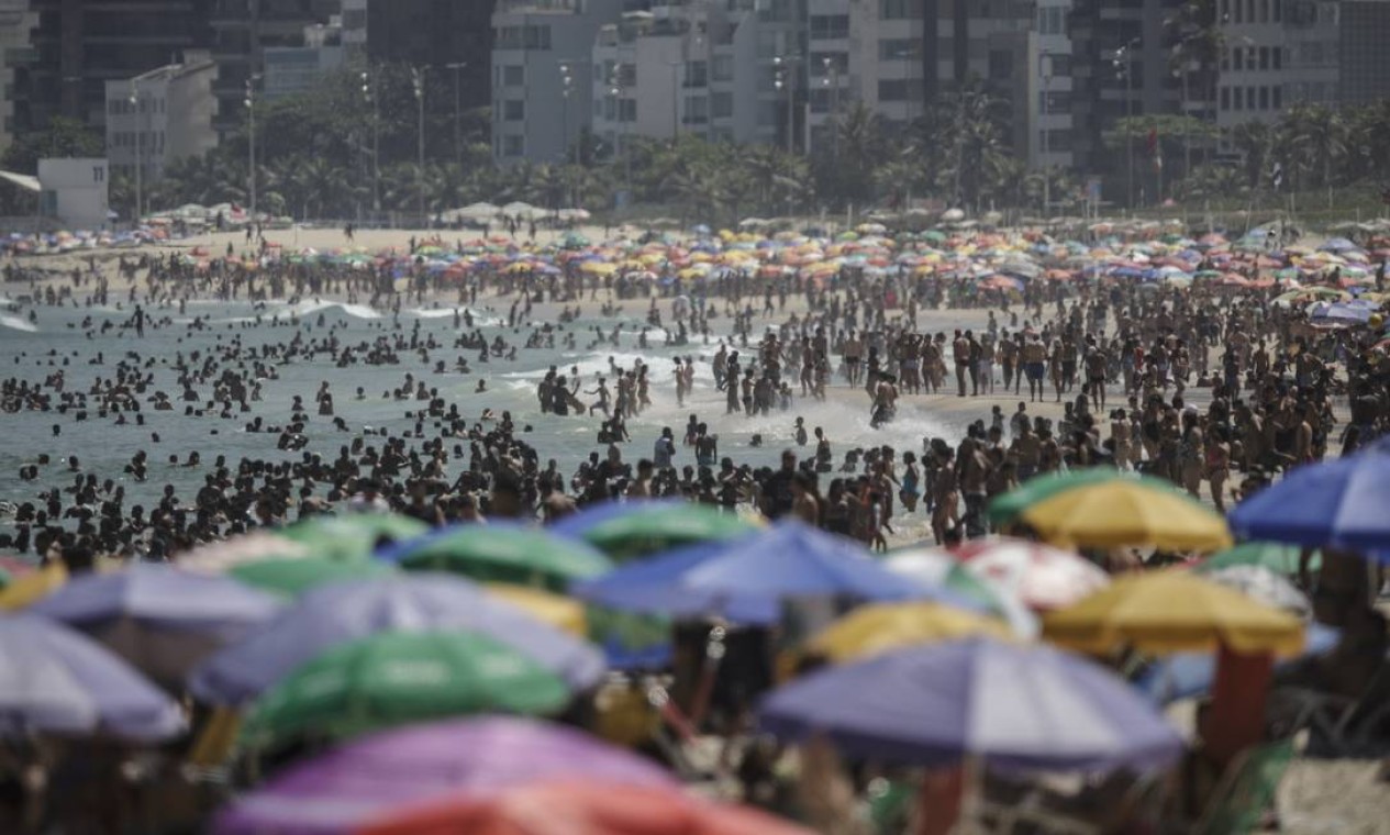 Rio bate recorde de calor, e praias voltam a ficar lotadas neste ...