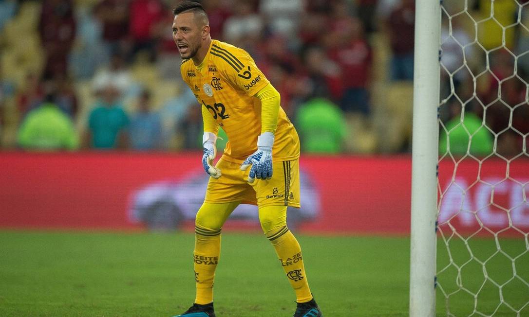 Hugo Neneca x Diego Alves: raio-x mostra números melhores para jovem ...