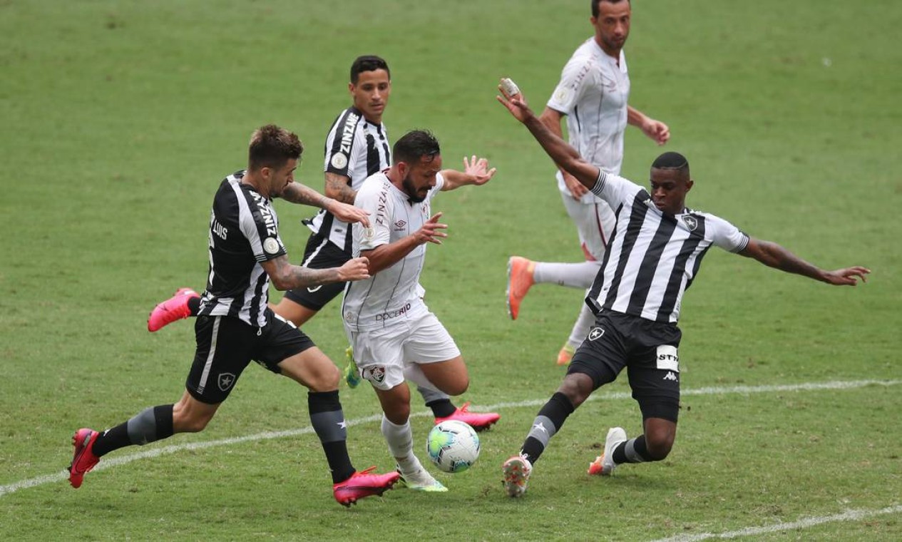 Clássico entre Botafogo e Fluminense tem empate justo, mas ruim para os ...