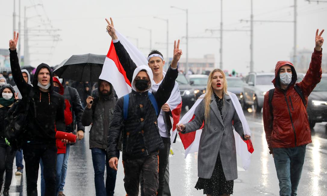 Bielorrússia libera uso de arma de fogo contra manifestantes e UE ...