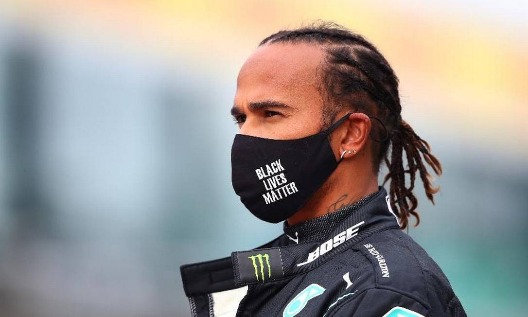 Campeão Lewis Hamilton testa positivo para Covid-19 e está fora do GP ...