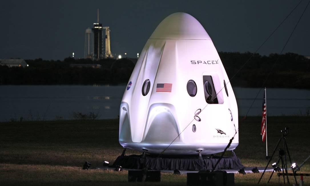 SpaceX, em parceria com a Nasa, lança primeira nave comercial com ...