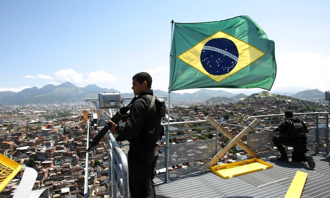 Reportagem relembra retomada do Complexo do Alemão e expõe fracasso da ...