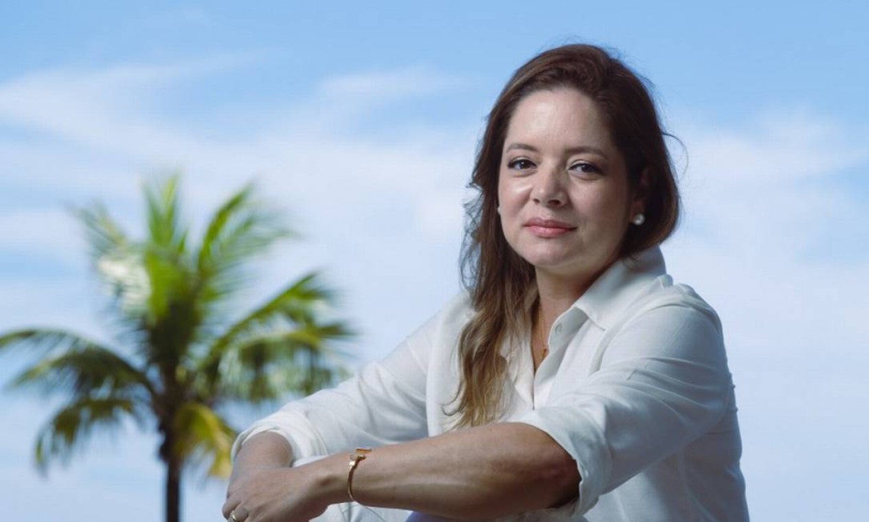 Estilista Bianca Gibbon celebra 10 anos de marca com coleção enxuta e ...
