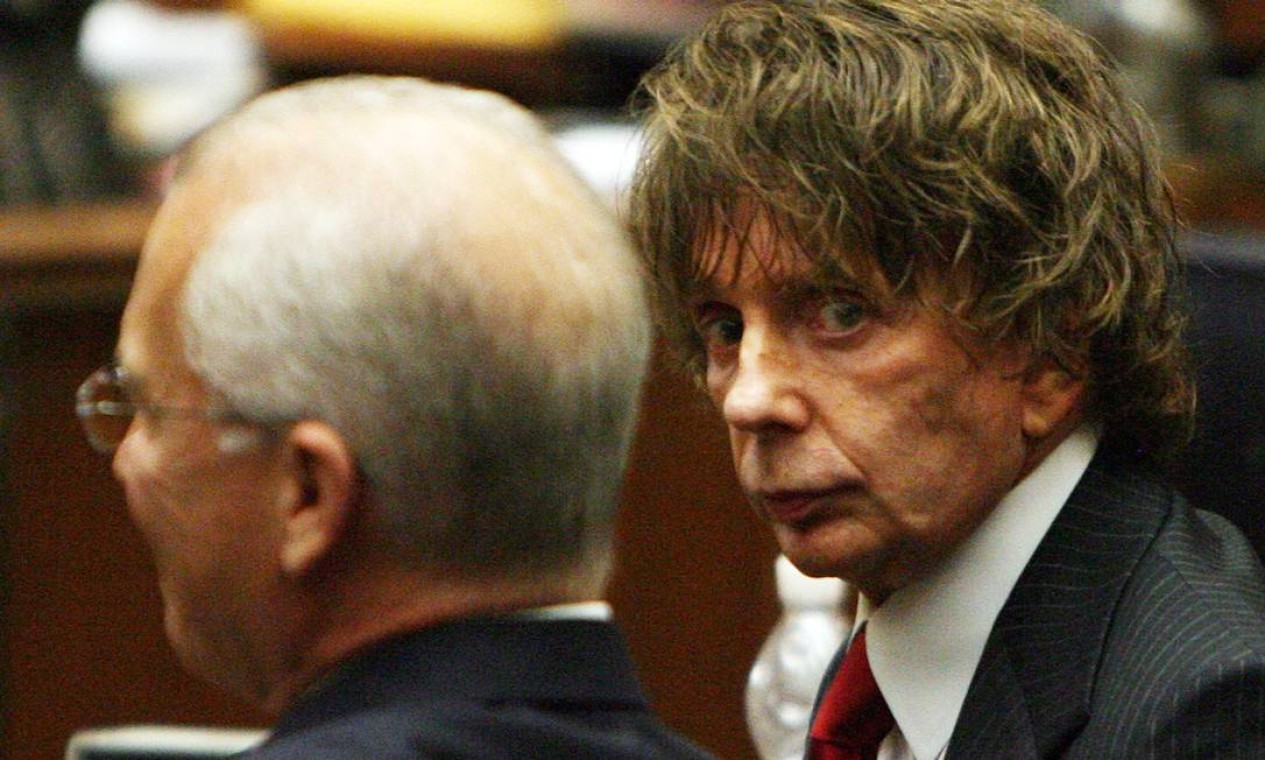 Morre Phil Spector, produtor dos Beatles que moldou a música pop, por ...