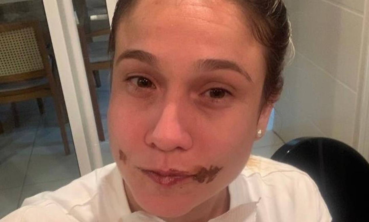 Fernanda Gentil termina promessa e volta a comer doce depois de três ...