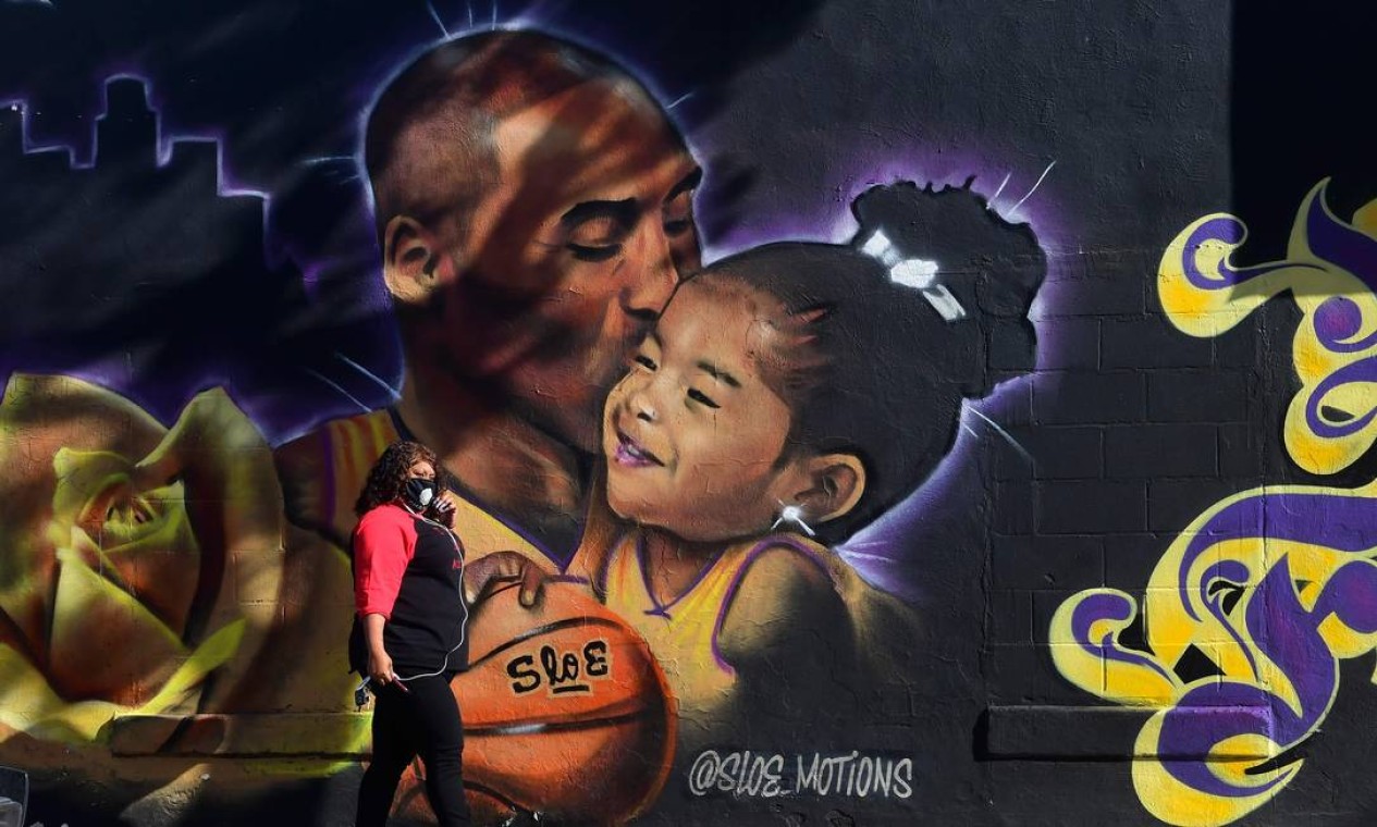 Um ano sem Kobe Bryant: homenagens ao atleta e sua filha são estampadas ...