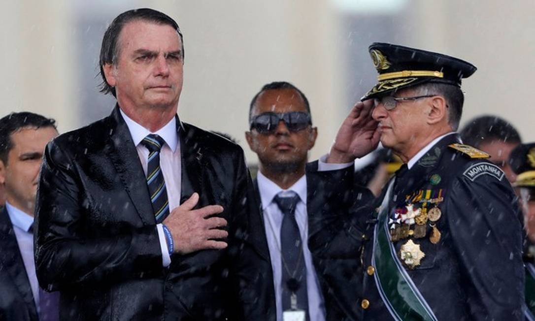 Em Meio A Crise Militar Bolsonaro Fará Indicações Ao Stm época