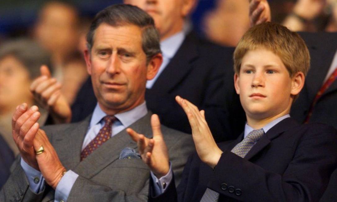 Príncipe Charles quer Harry e Meghan Markle de volta à família real ...