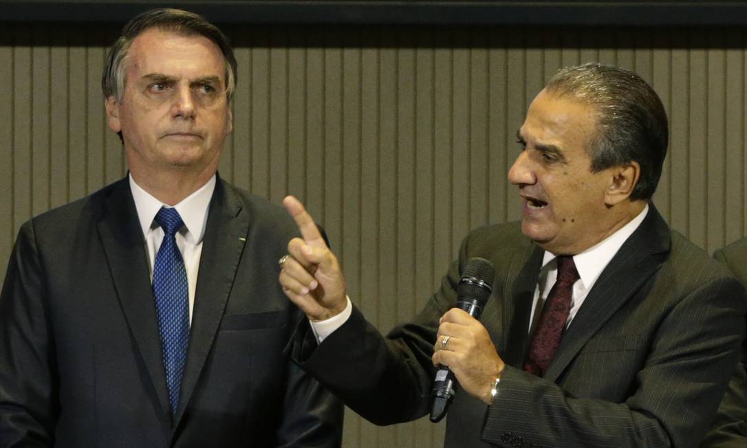 Em meio à investigação contra a igreja em Angola, Bolsonaro articula ...