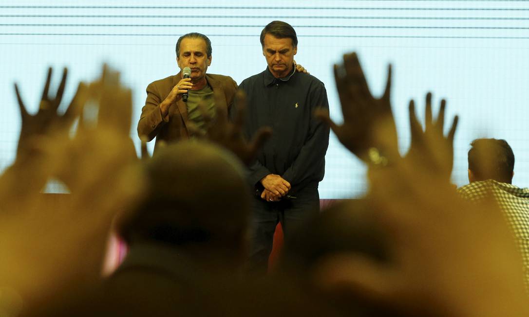 Em meio à investigação contra a igreja em Angola, Bolsonaro articula ...