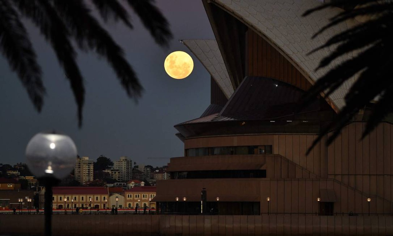 Super lua de sangue e eclipse acontecem juntos, nesta quarta-feira ...