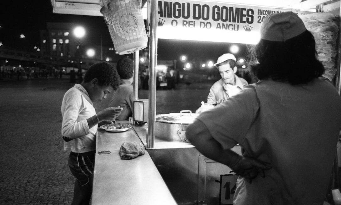 Angu do Gomes: conheça a história de um clássico da gastronomia de rua ...