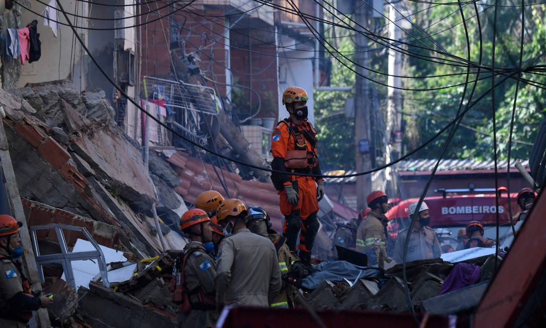 Imagens de satélite mostram expansão ao longo dos anos na região de Rio ...