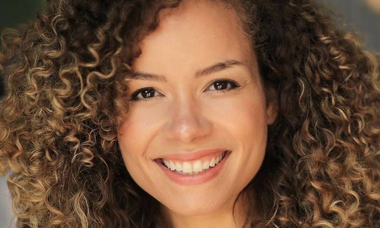 Conheça a atriz americana que interpreta Meghan Markle em filme para TV ...