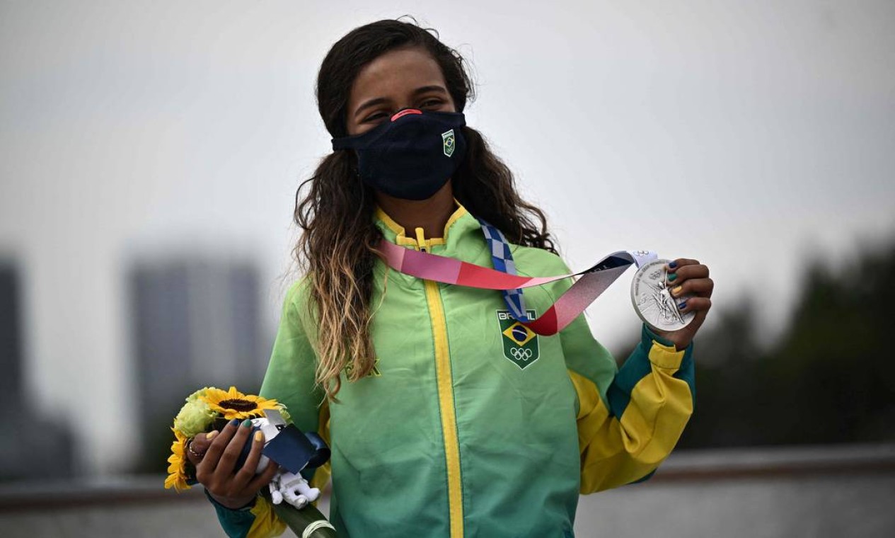 Olimpíadas: Rayssa Leal é prata no Street Feminino e se torna a medalhista mais jovem do Brasil ...