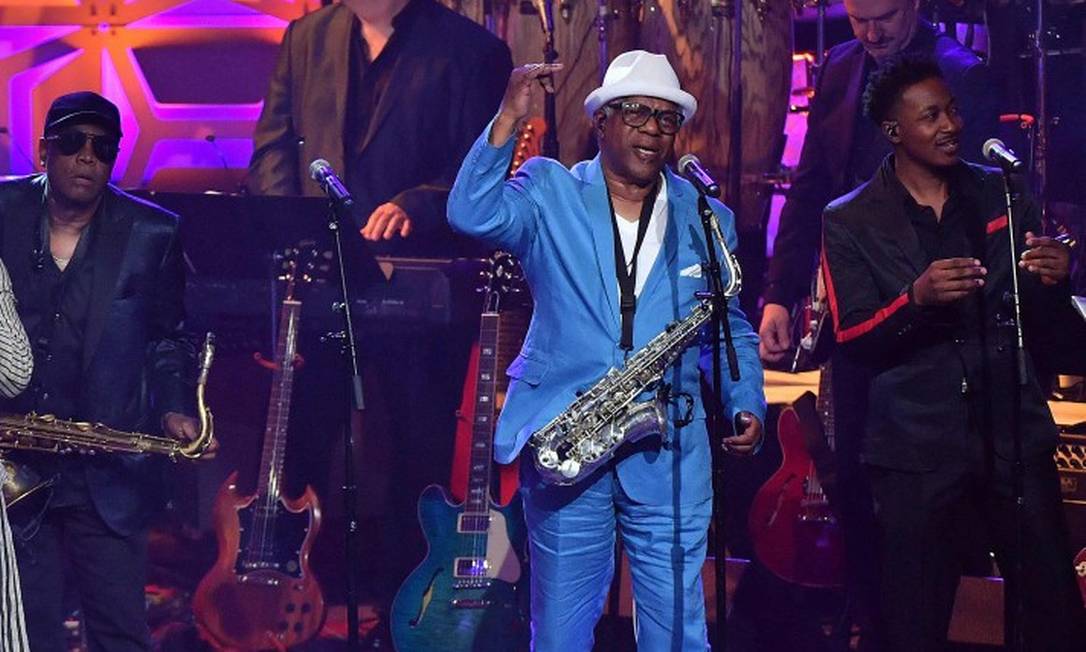 Morre Dennis 'Dee Tee' Thomas, um dos fundadores do grupo Kool & The ...