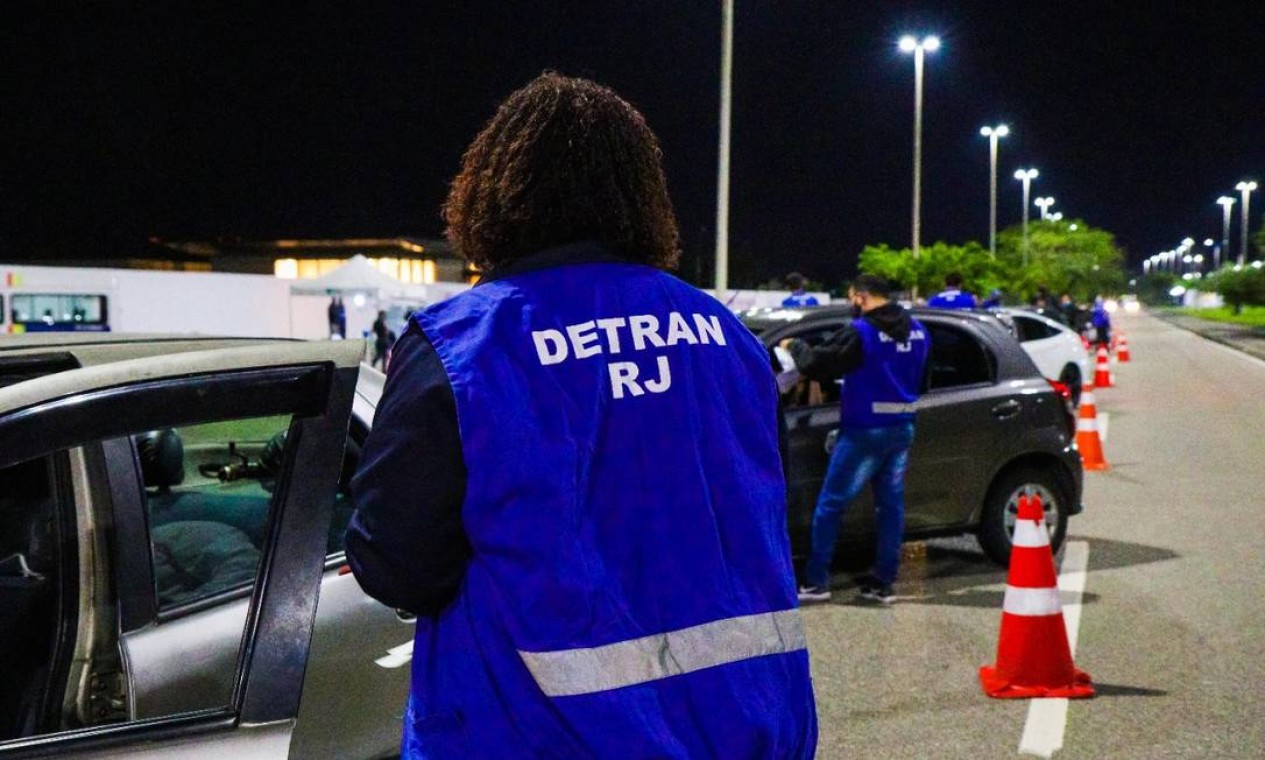Detran-RJ e Polícia Militar unem os serviços em operações - Jornal O Globo