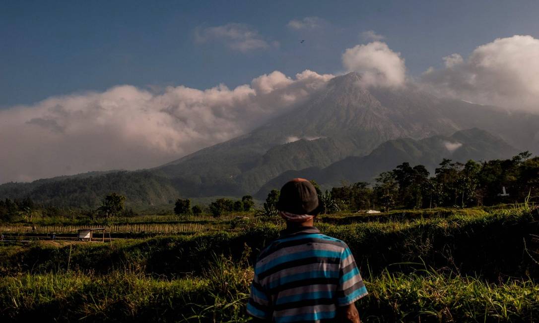 Vulcão Merapi entra em erupção na Indonésia e cinzas chegam a 600 ...