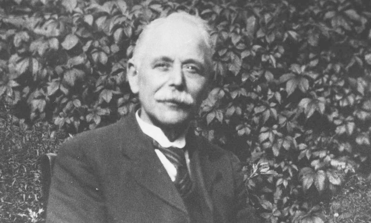 Álbum da família Marx-Engels - Jornal O Globo