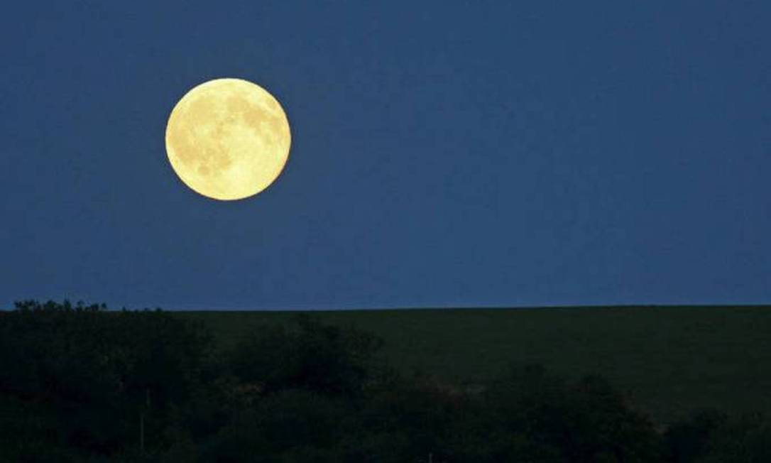 Lua Azul é vista em diferentes pontos do mundo; veja imagens - Jornal O ...
