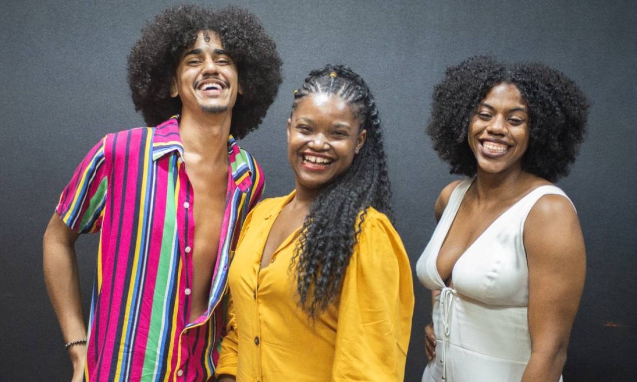 Documentário revela dia a dia do Complexo da Maré - Jornal O Globo