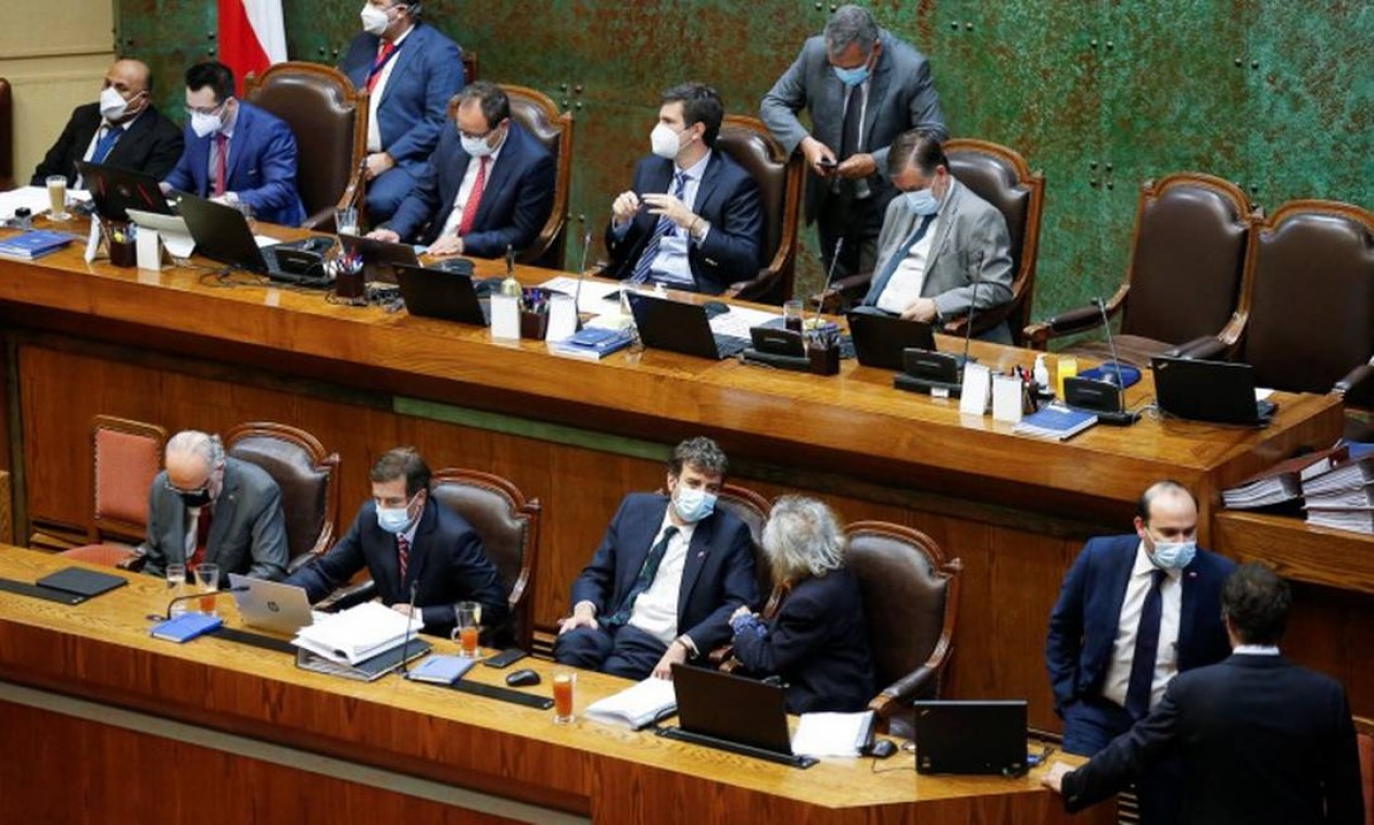 Câmara do Chile aprova abertura de processo de impeachment contra ...