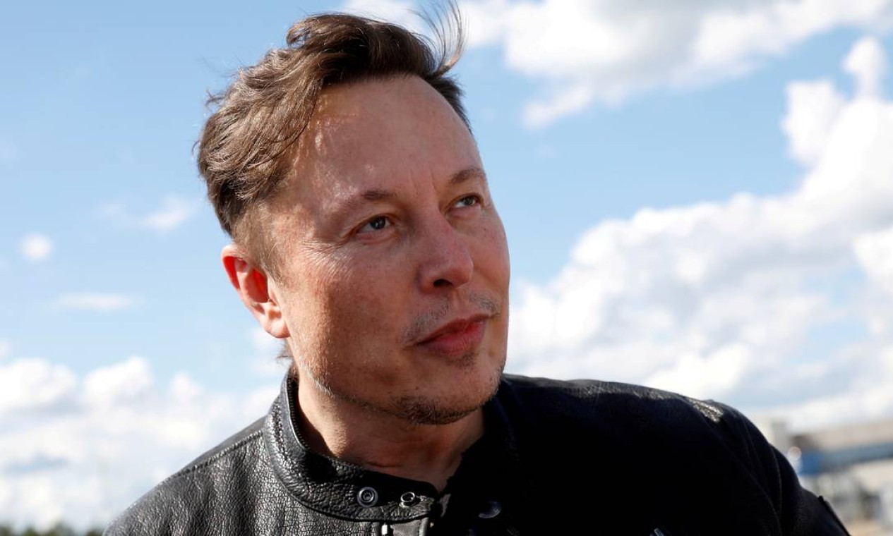 Musk diz que o impacto da venda de ações da Tesla está 'mais próximo da ...