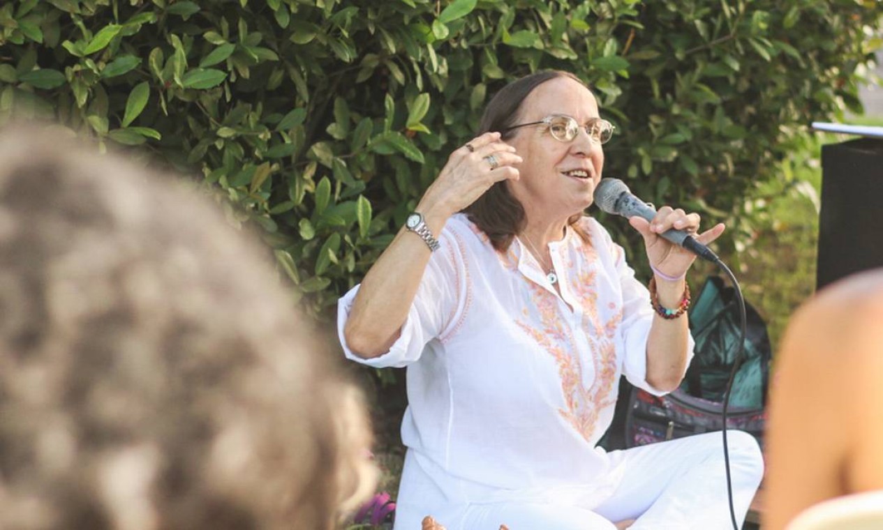 Pioneira na ioga para grávidas, Fadynha prepara volta às aulas ...