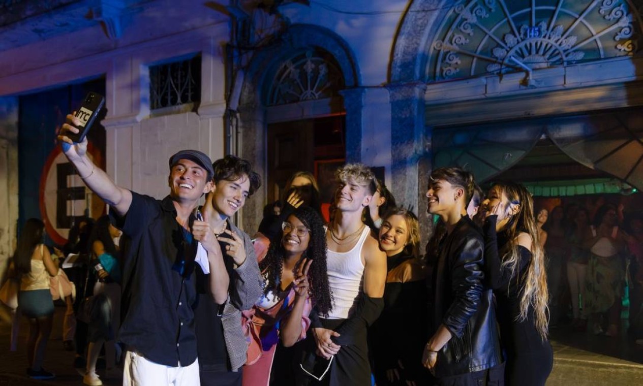 Confira imagens da gravação de 'Heartbreak on the dance floor', do Now ...