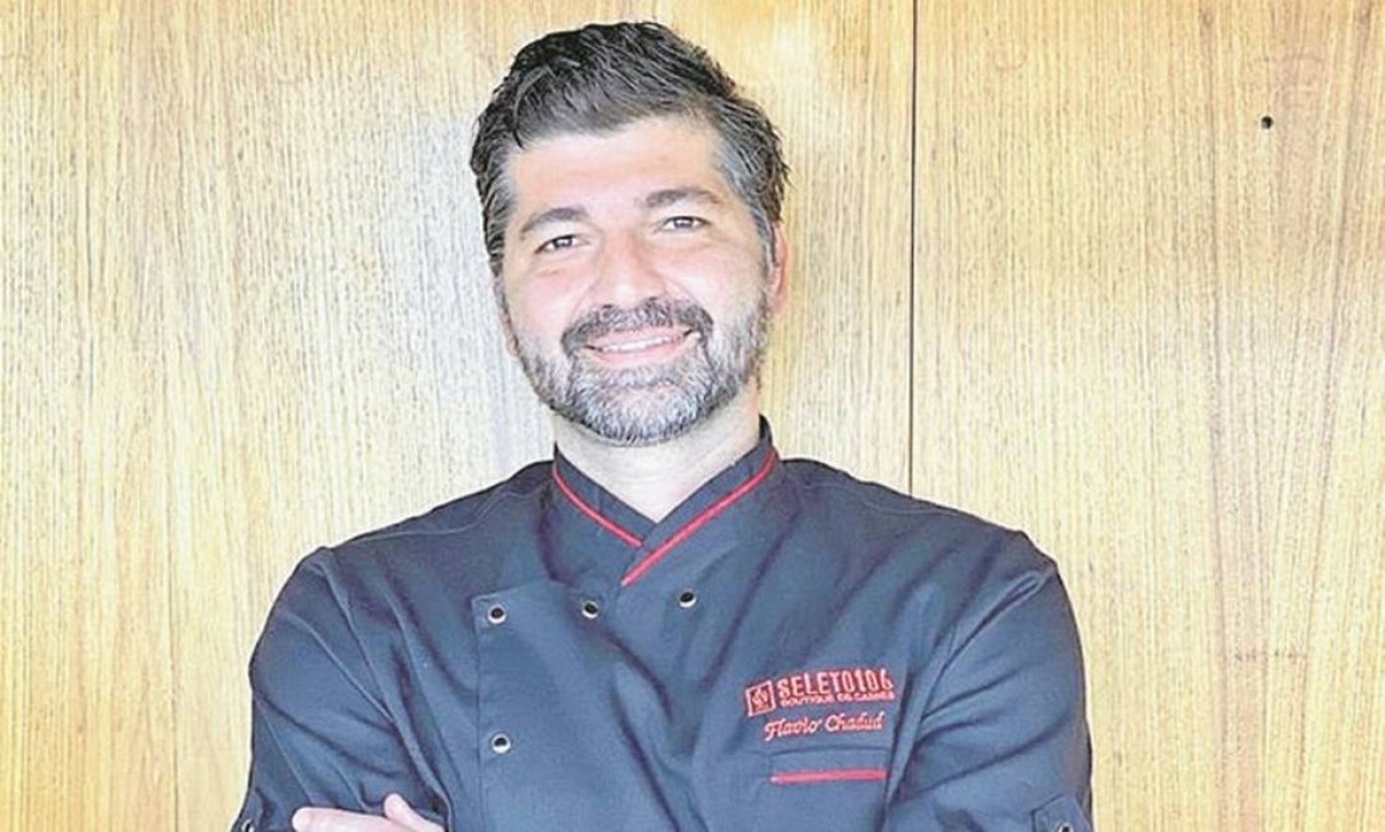 Chef Flávio Chadud: carvão, fumaça e cortes especiais - Jornal O Globo