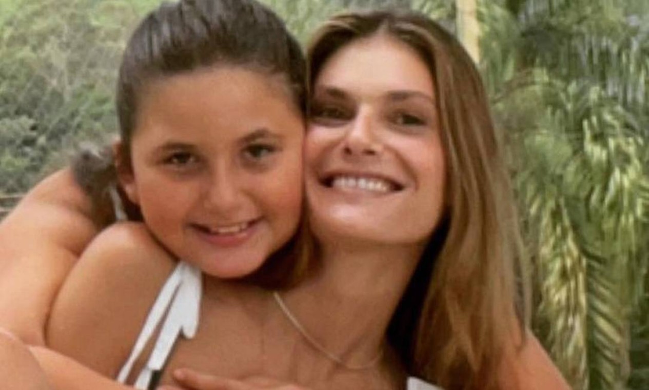 Carol Francischini posa com a filha de 9 anos: 'Meu 2022 todinho ...