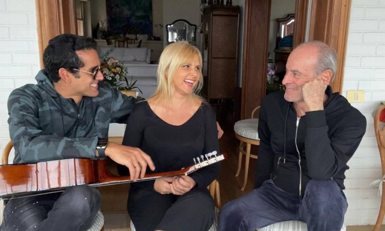 Com participações de Ney Matogrosso e Roberto Menescal, Kika Malk e ...