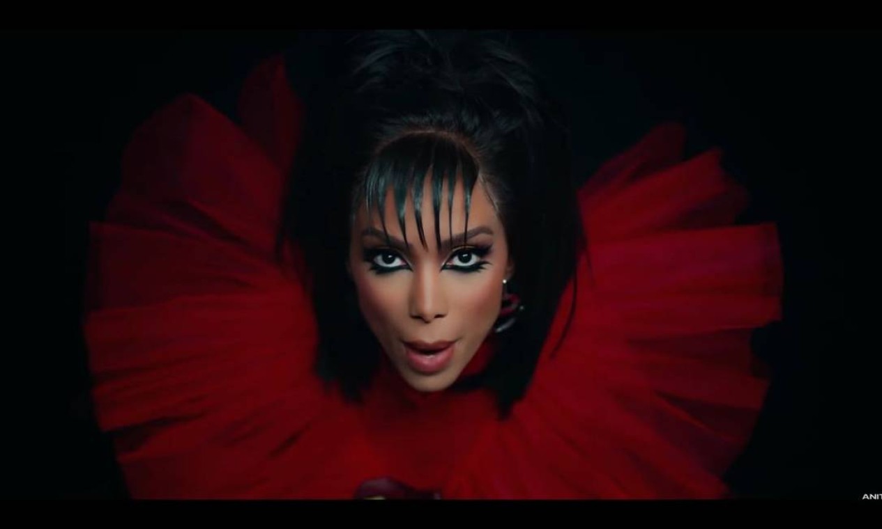 Produtor de 'Boys don't cry', de Anitta, trabalhou com ídolos pop como ...