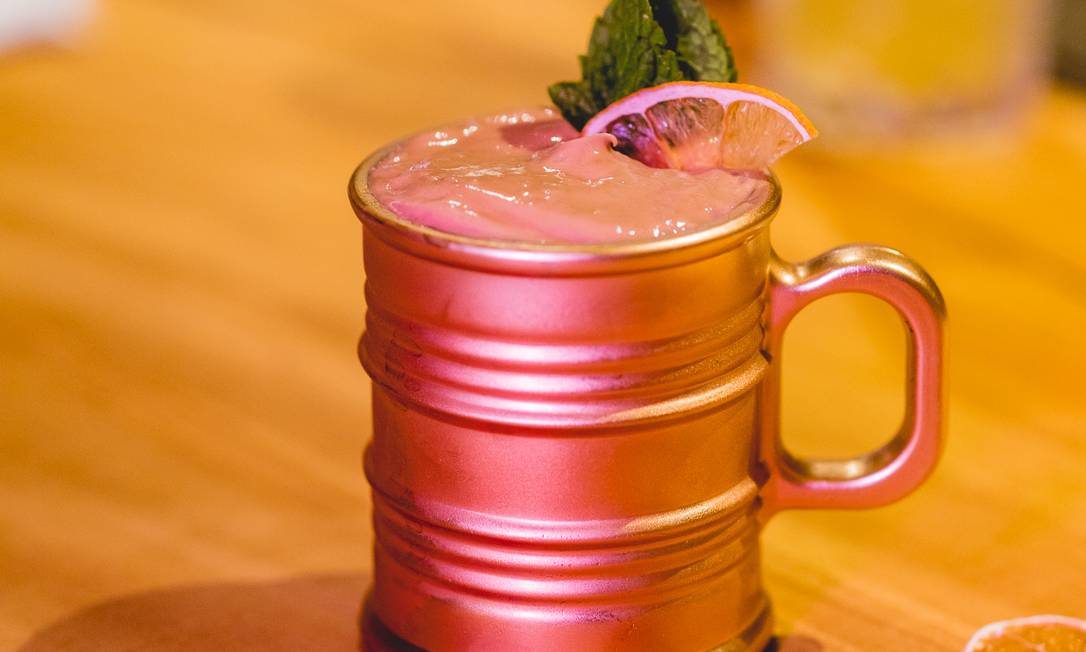 Mate da praia com vodca e drinques para compartilhar: bares e ...