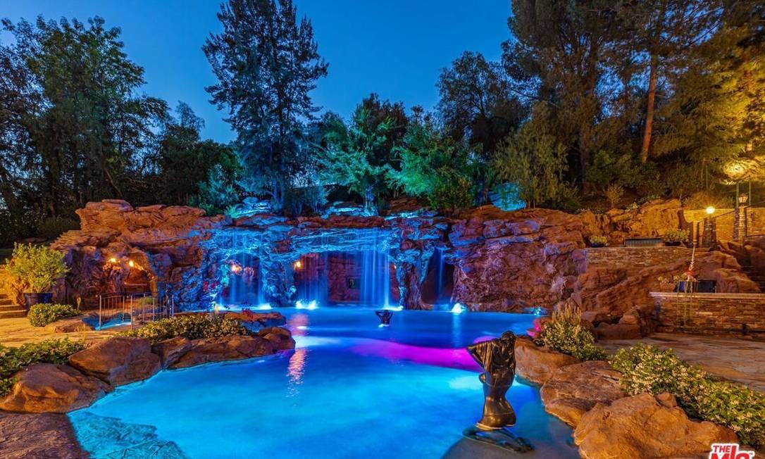 Drake coloca à venda por US$ 22 milhões propriedade de três mansões ...