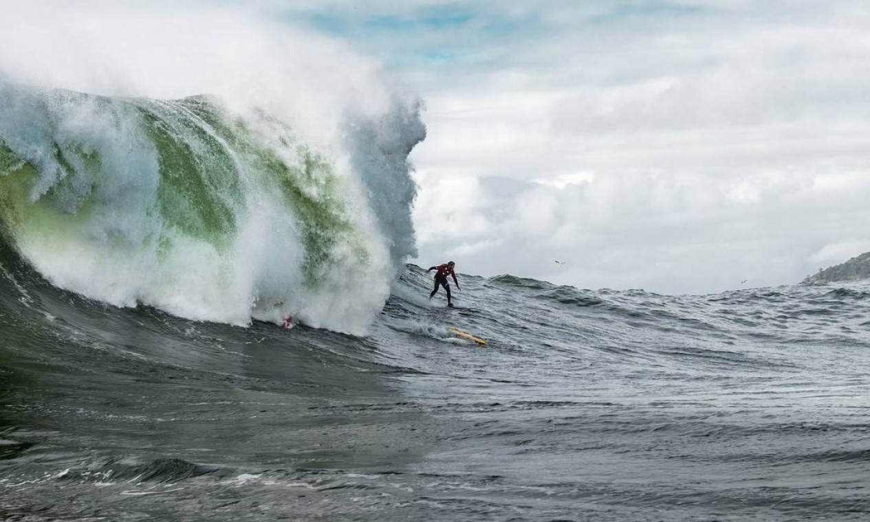 Confira concorrentes ao prêmio de maiores ondas do Brasil em 2021/2022 ...