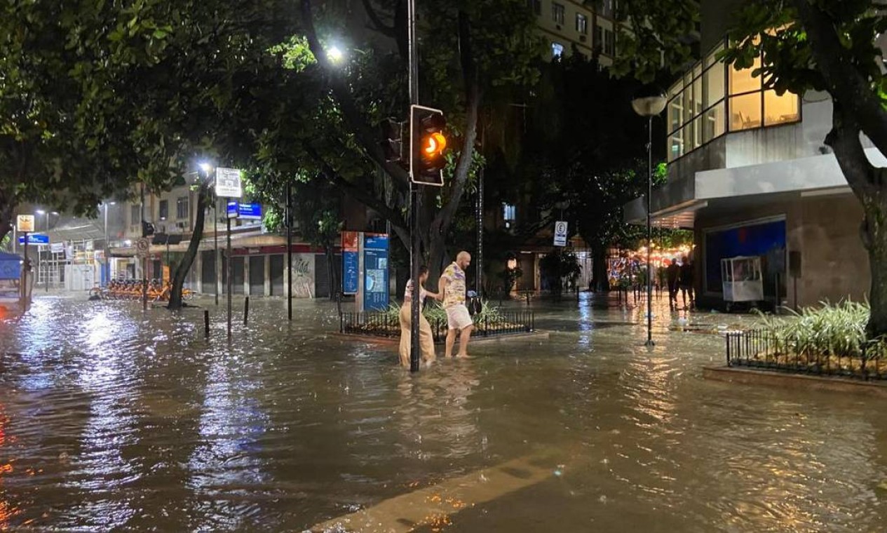 Após temporal no Rio, chuva ainda é intensa em alguns pontos, e cidade ...
