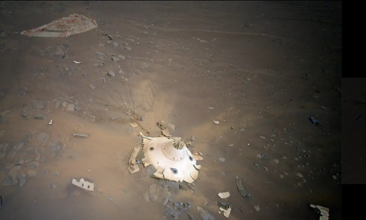 Destroços em foto tirada em Marte não são de alienígenas, esclarece ...