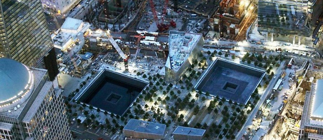 Dez anos depois, memorial em Lower Manhattan lembra o 11 de Setembro ...