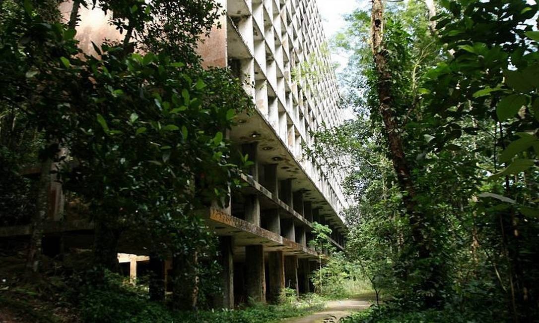 'Esqueleto' de hotel na Estrada das Canoas tem leilão marcado - Jornal ...